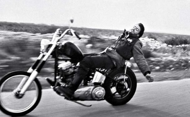 Conheça a história da Chopper, a motocicleta símbolo da Contracultura ...